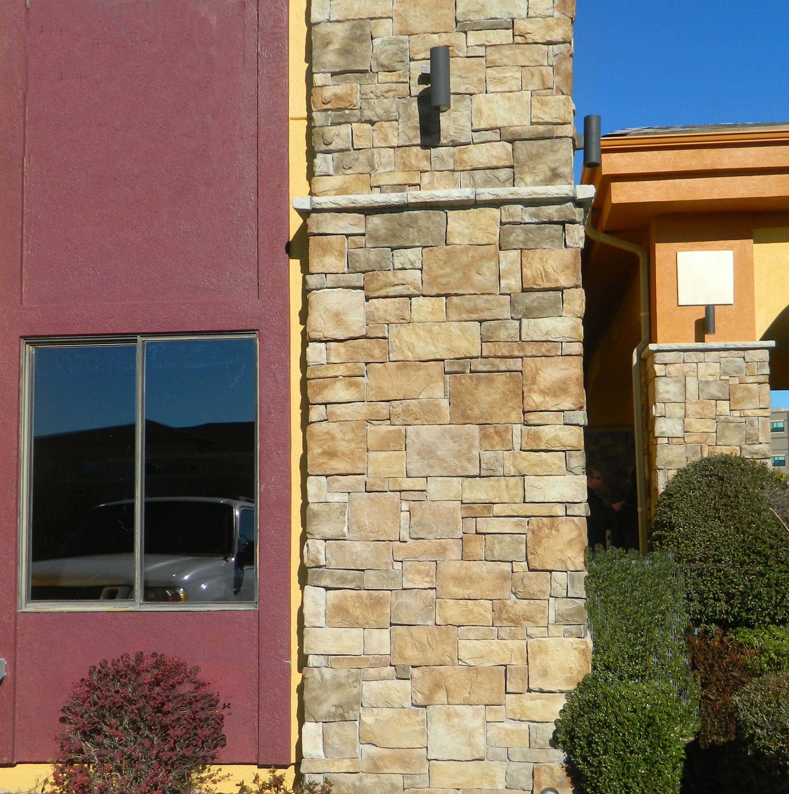Hackett Canyon Blend with Adobe - Godfrey Black Brick & Stone | Fort ...
